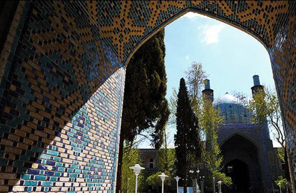 Chahar Bagh School, the Turquoise Pearl of isfahan, iran - Travel to Iran